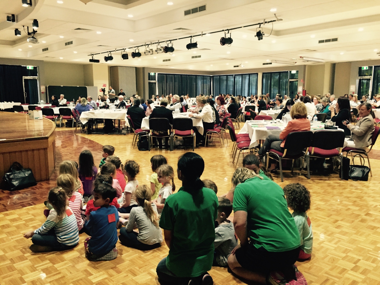 Learners in community’ or ‘Community of learners? - The ROSE Way